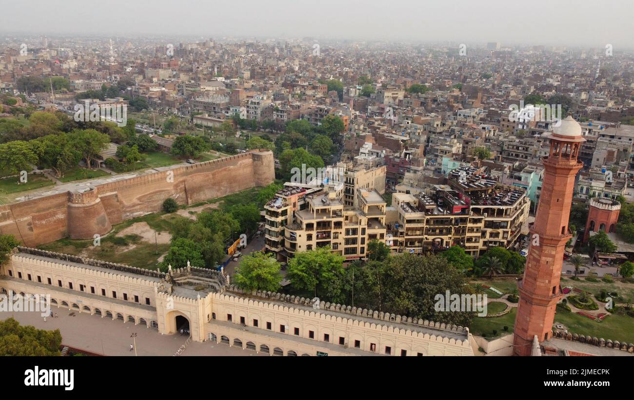 Minar e pakistan building hi-res stock photography and images - Alamy