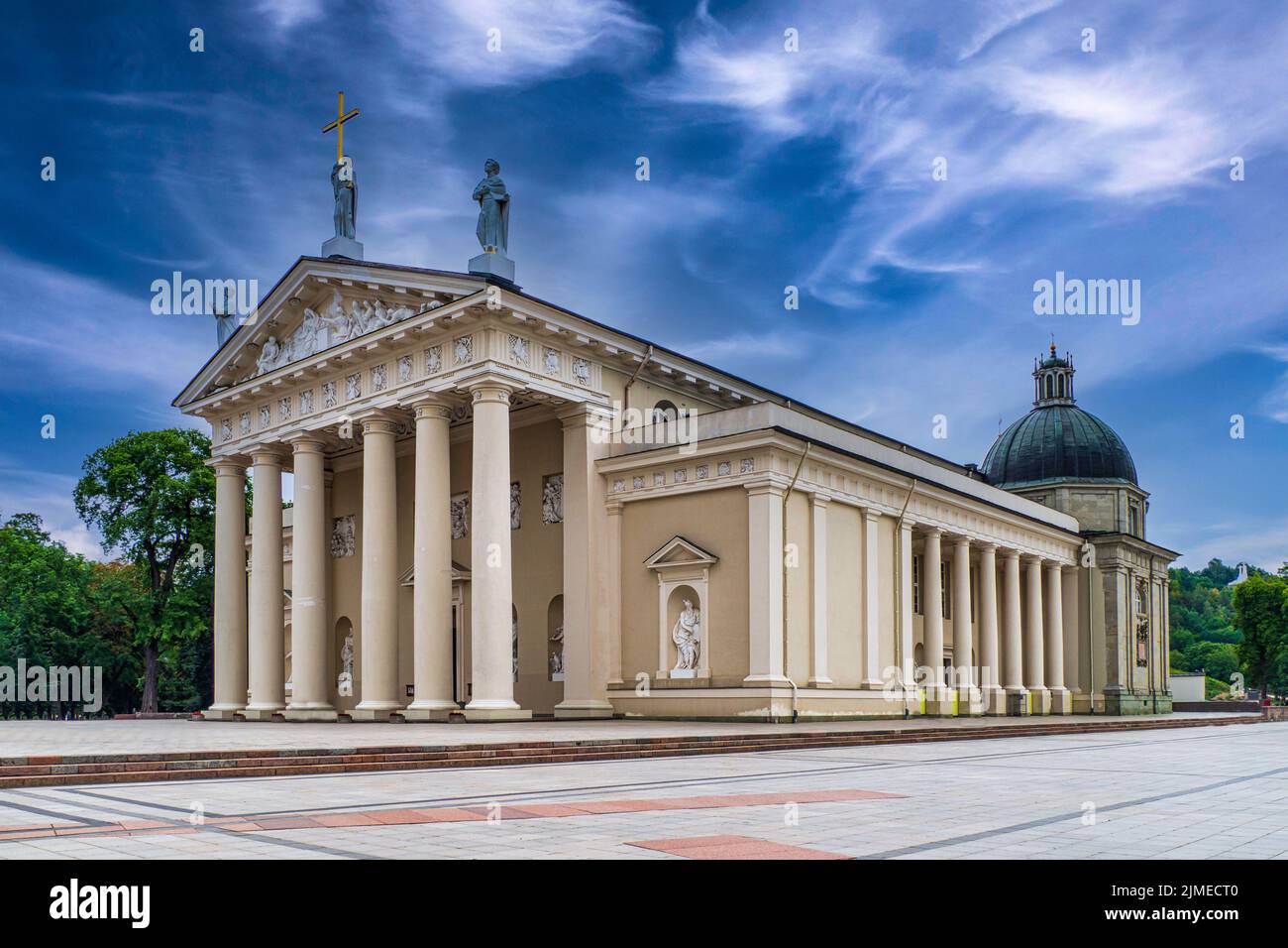 Roman Catholic Cathedral and Cathedral Square in Vilnius, Lithuania ...