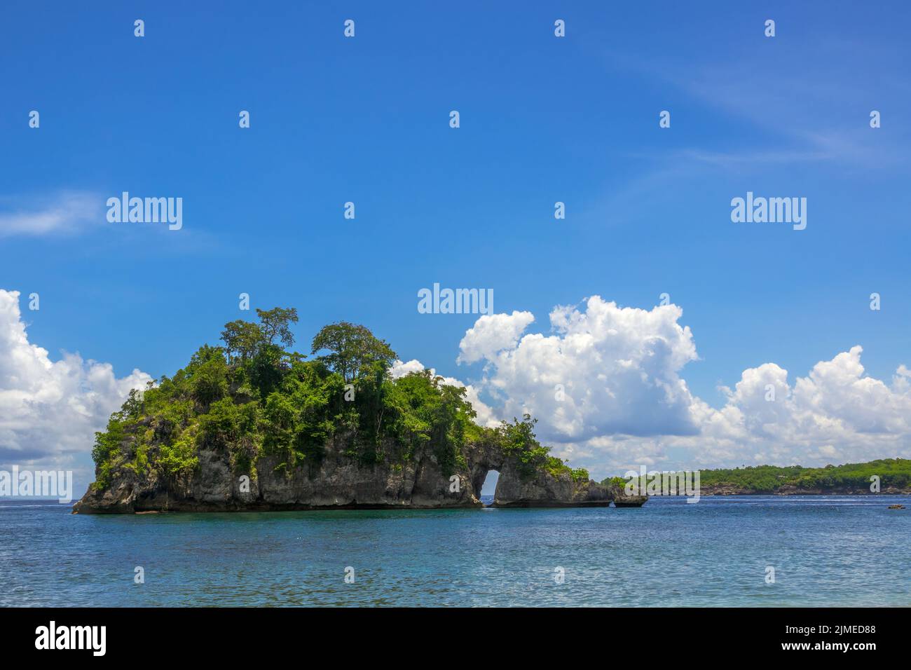 Ocean small island clouds aerial hi-res stock photography and images ...