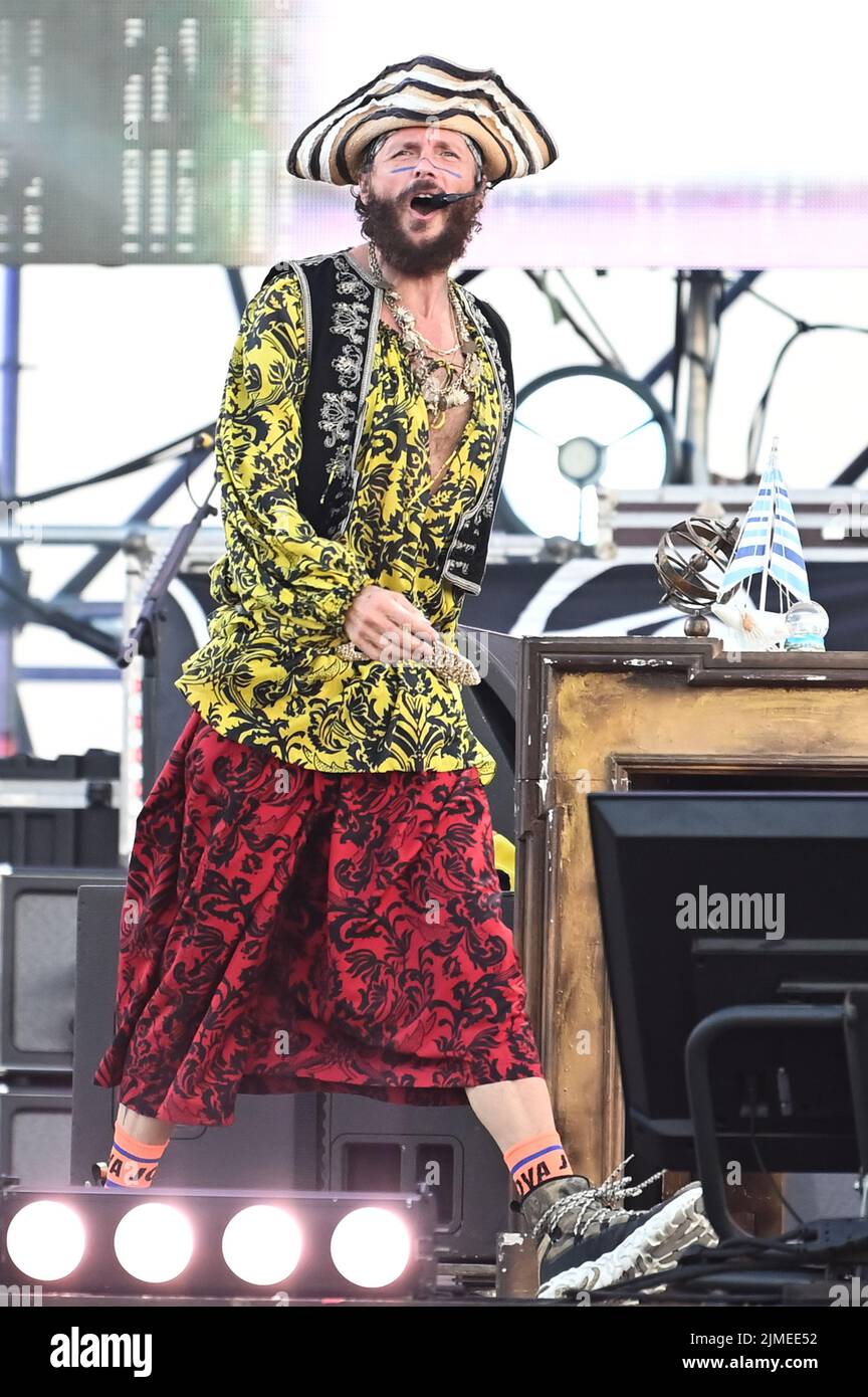 Lungomare, Lido di Fermo, Italy, August 05, 2022, Jovanotti performing on stage during Jova ...