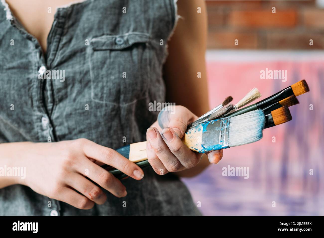 Professional artist hi-res stock photography and images - Alamy