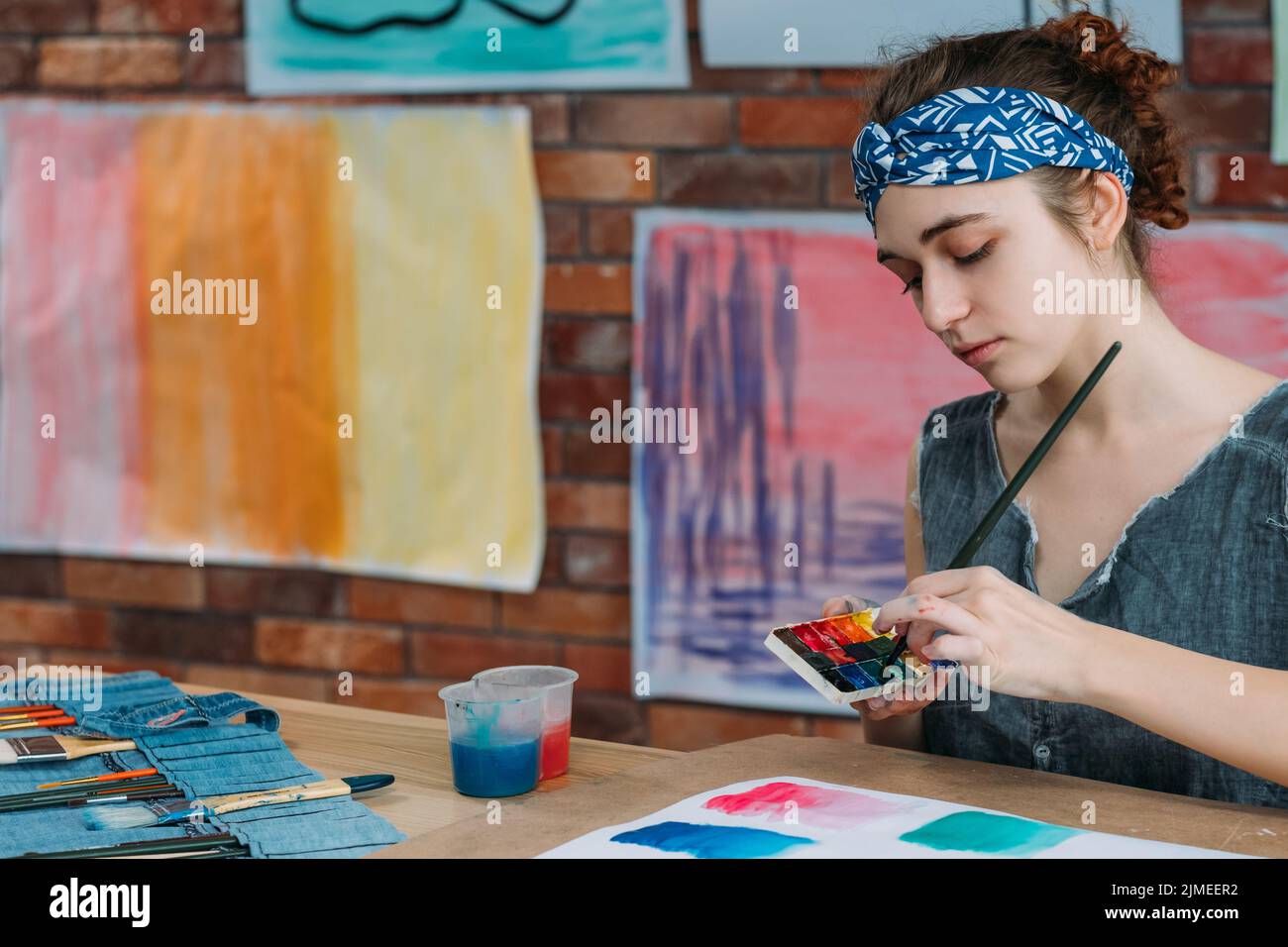 inspiration lefthanded painter abstract artworks Stock Photo - Alamy