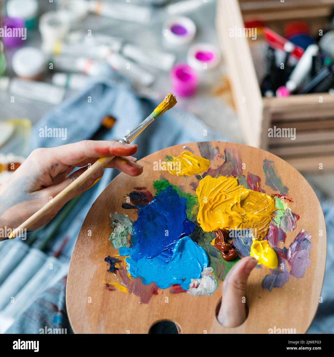 artist essential tools wooden palette paintbrush Stock Photo - Alamy