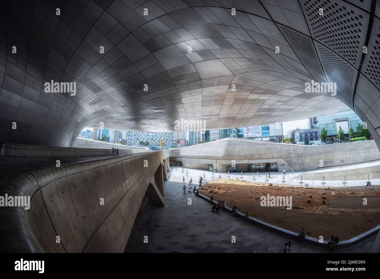 Dongdaemun design plaza during daytime Stock Photo - Alamy