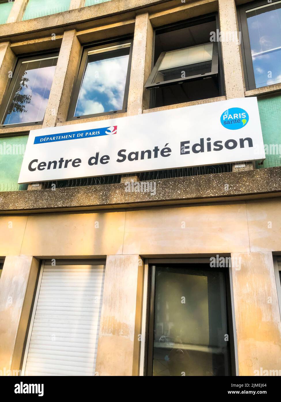 French monkeypox vaccination health center hi-res stock photography and ...