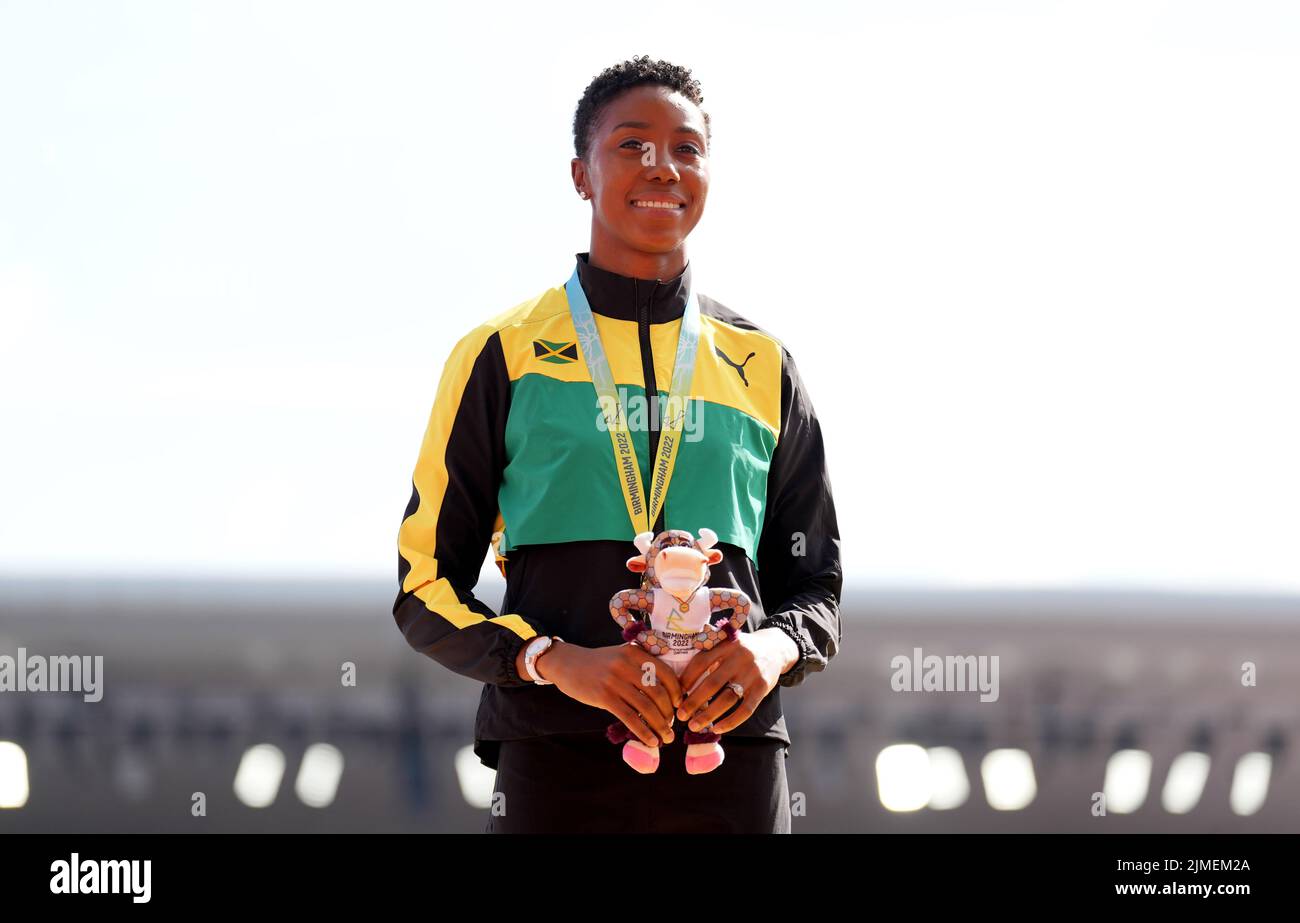 Jamaica's Shanieka Ricketts poses with her gold medal after winning The ...
