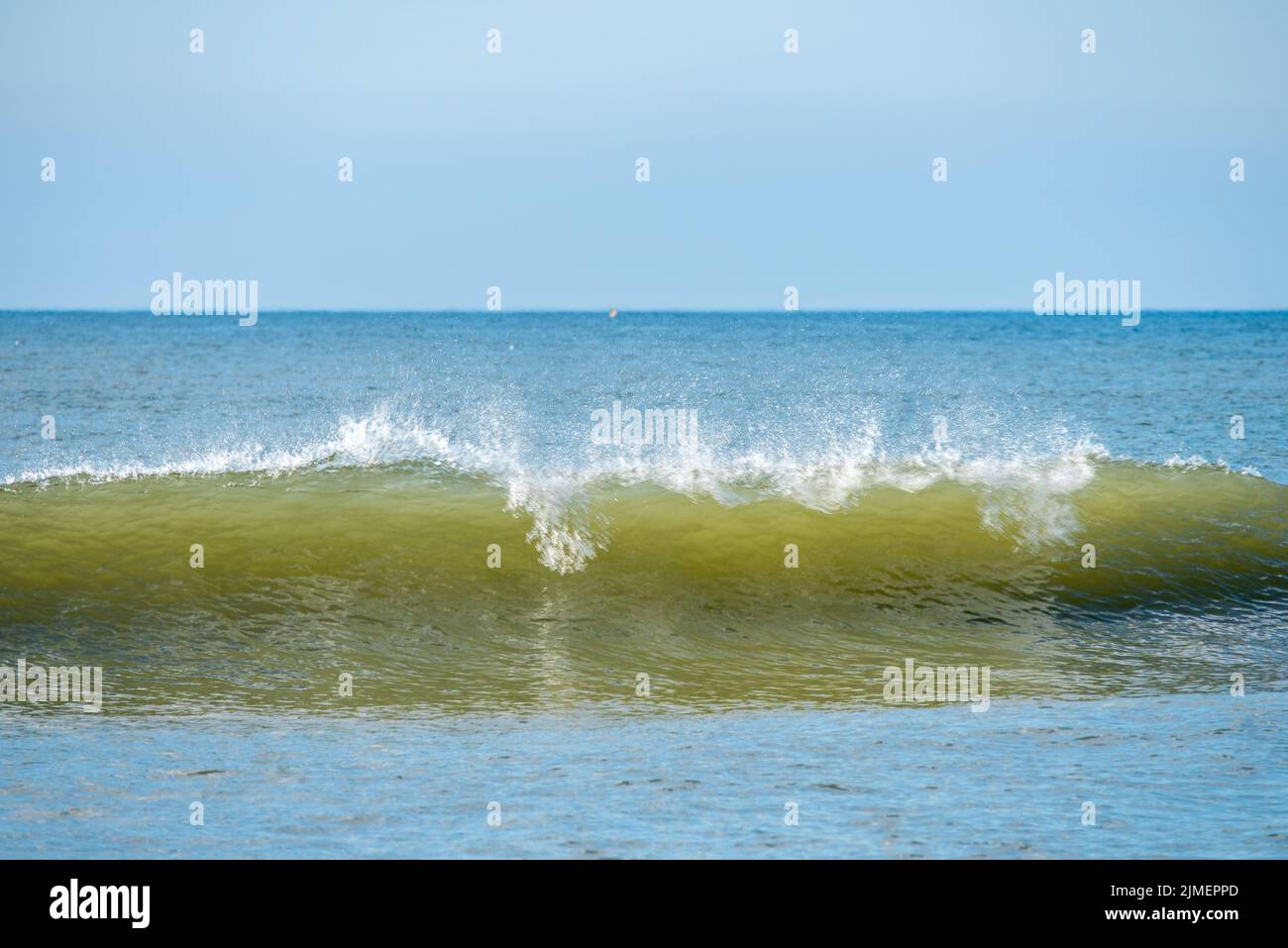 Water crests hi-res stock photography and images - Alamy
