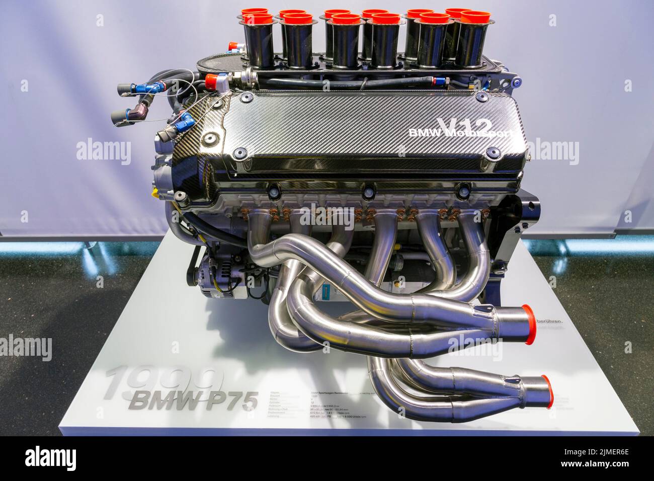 BMW P75 engine: a F1 derived race engine Stock Photo - Alamy