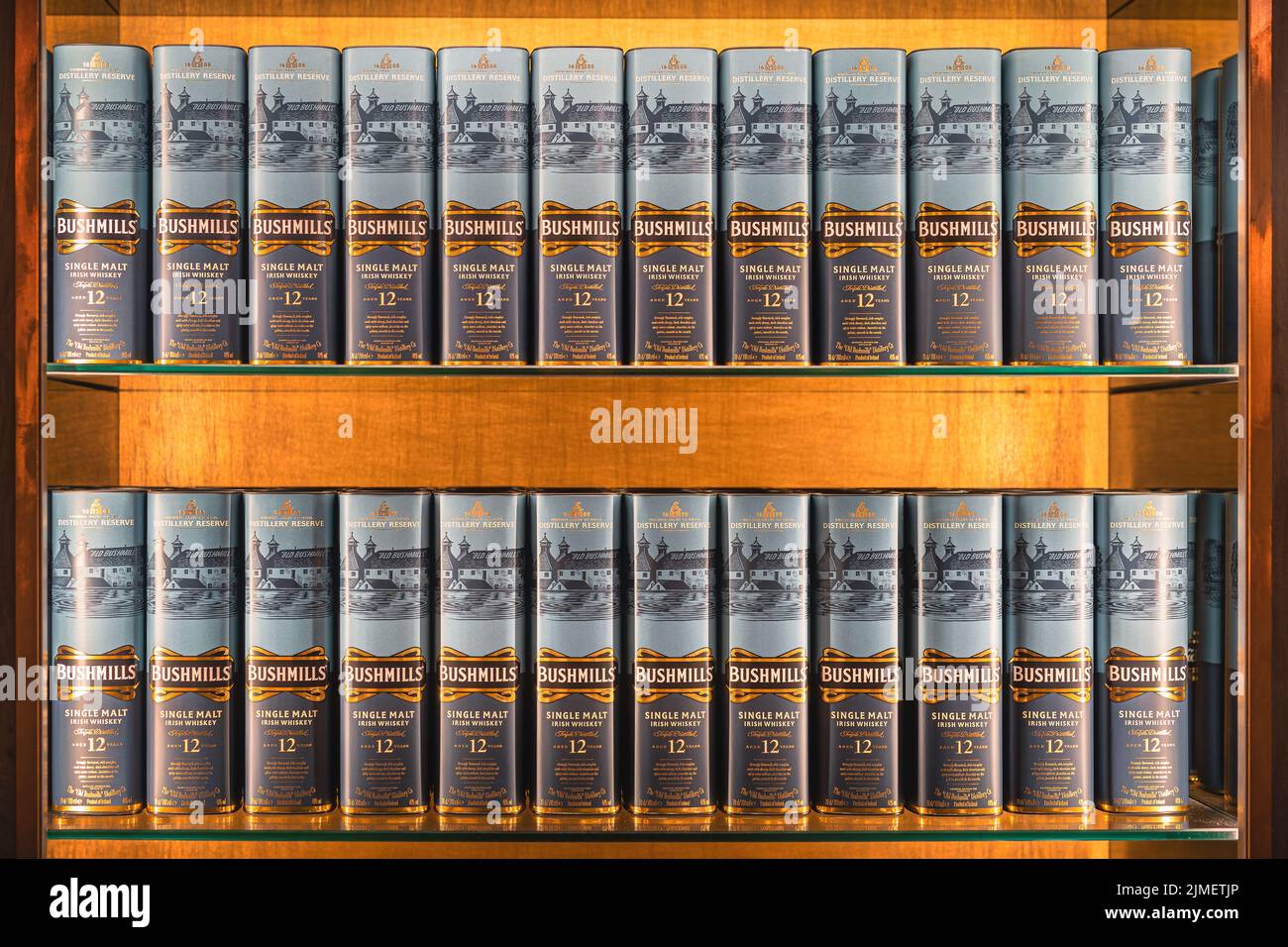 Whiskey display boxes hi-res stock photography and images - Alamy