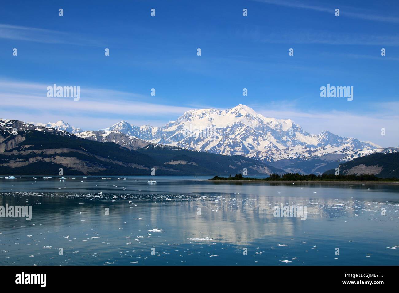 Mount Saint Elias in the fourth highest mountain in North America Stock ...