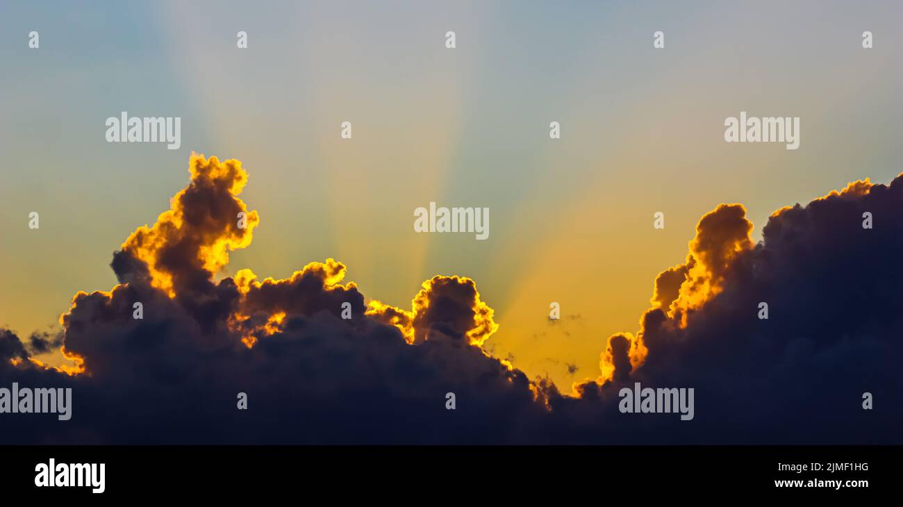 Beautiful sunset with clouds hi-res stock photography and images - Alamy