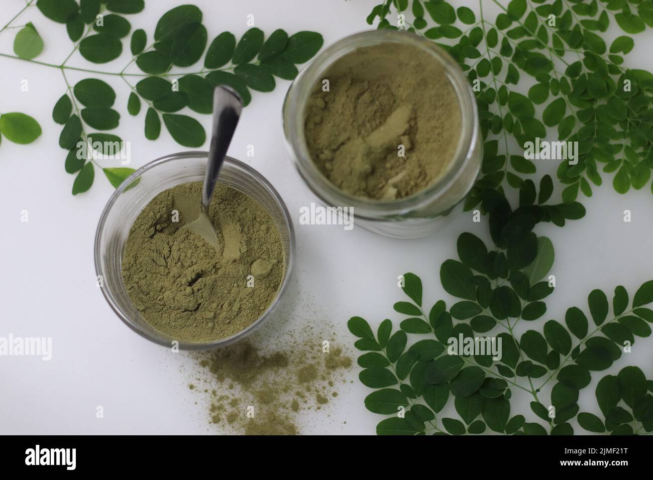 Dried moringa leaf powder. Powdered form of sun dried stemless ...
