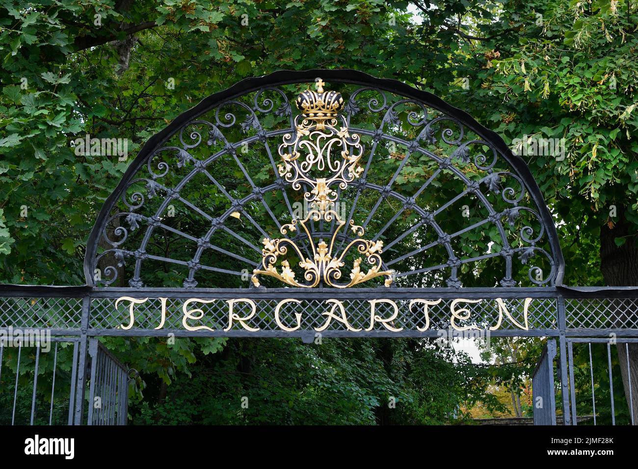 Vienna Zoo Entrance Clipart