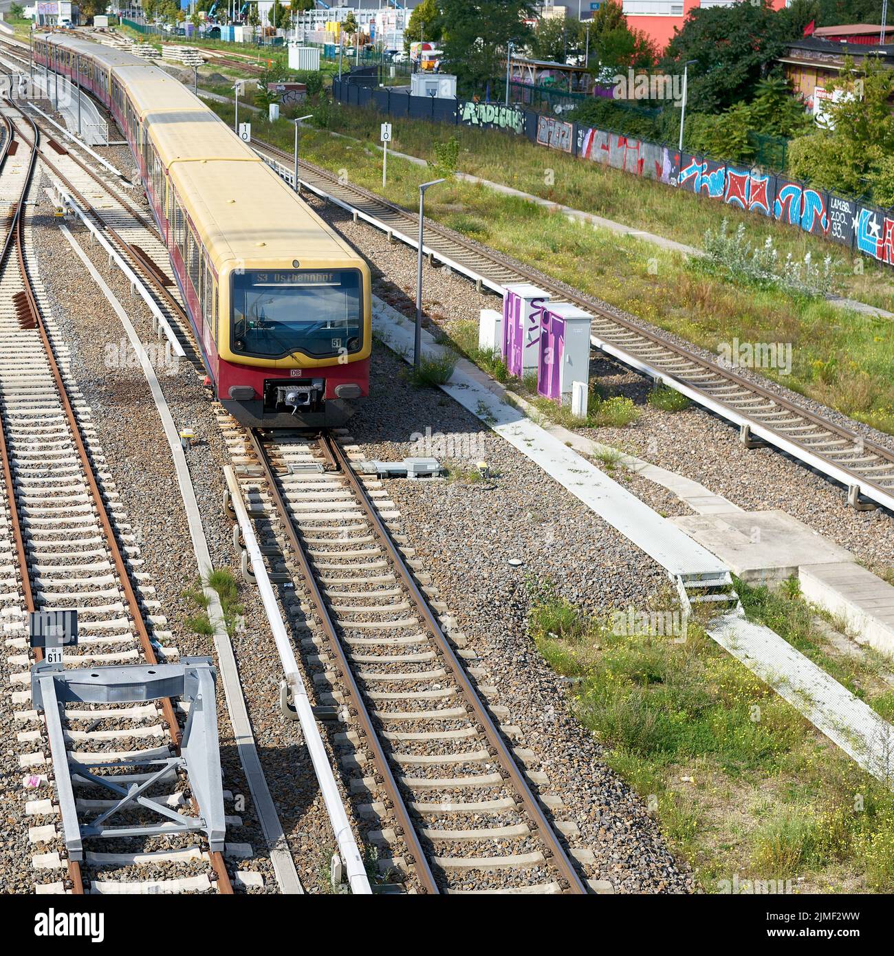 Moving S-Bahn in the direction of Ostbahnhof station in downtown Berlin ...