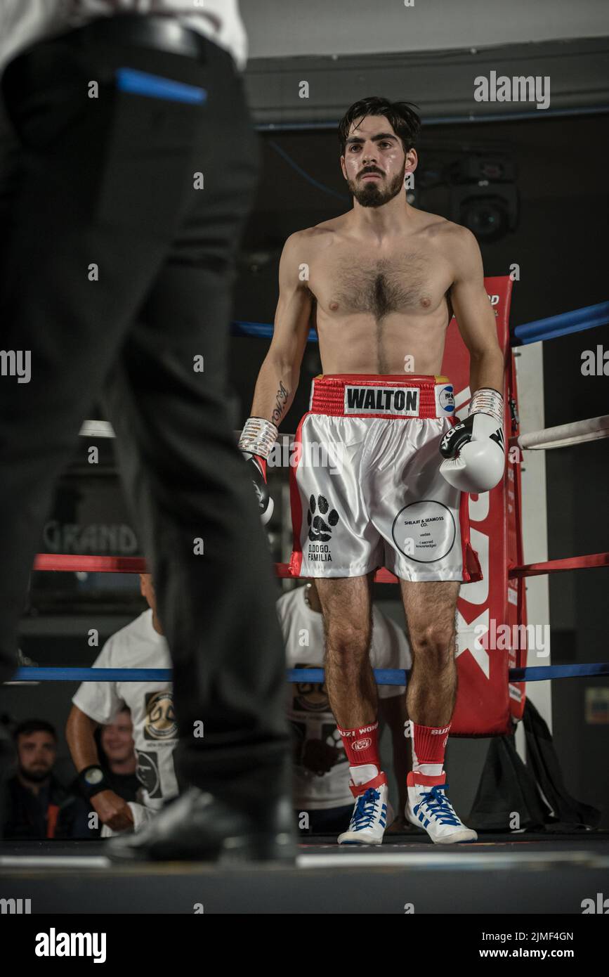 Grand central hall boxing hi-res stock photography and images - Alamy