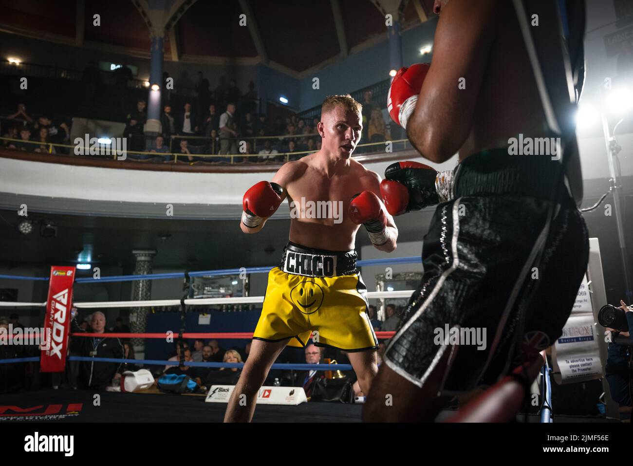 Grand central hall boxing hi-res stock photography and images - Alamy