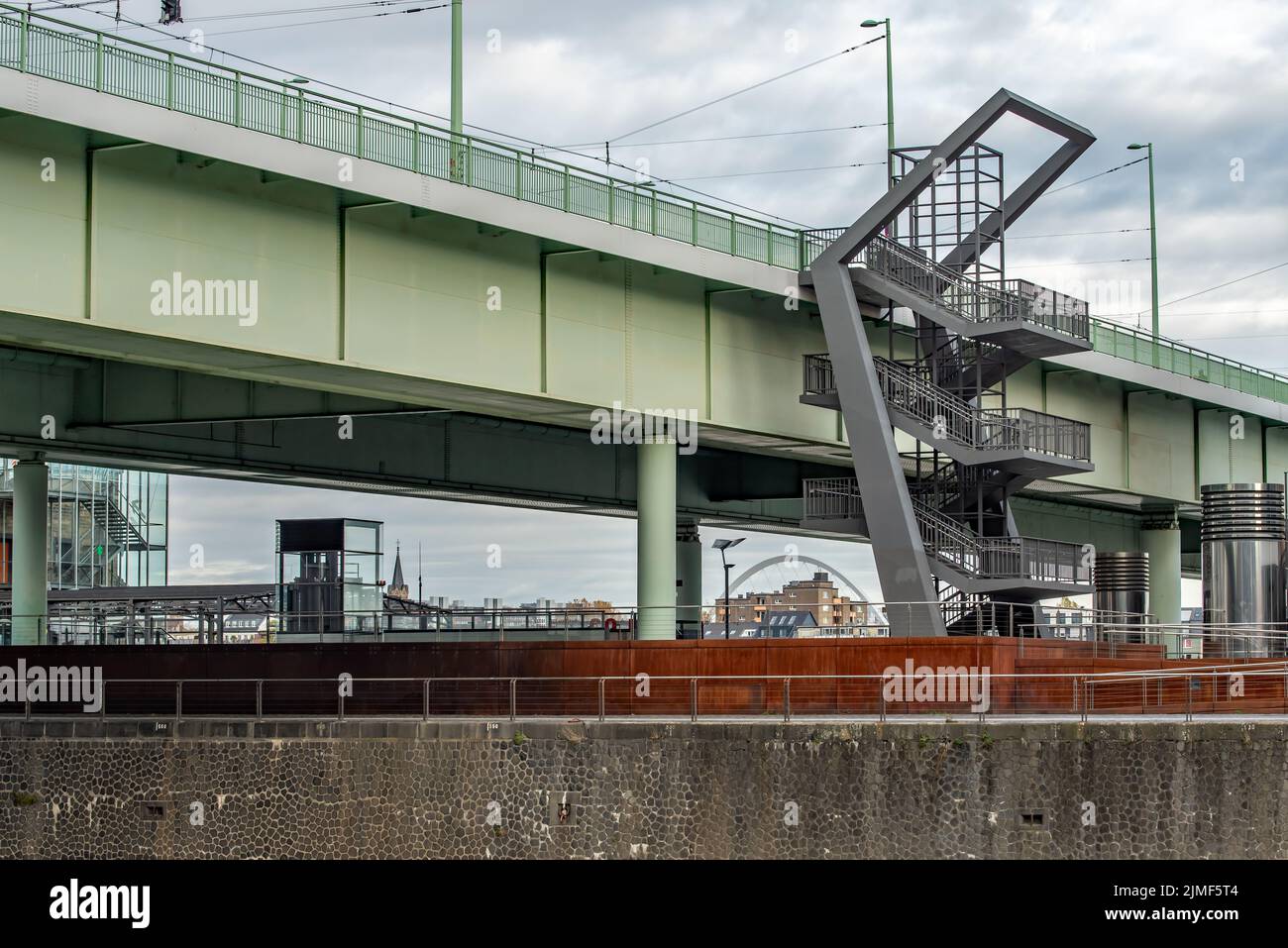 Buildings shape hi-res stock photography and images - Alamy