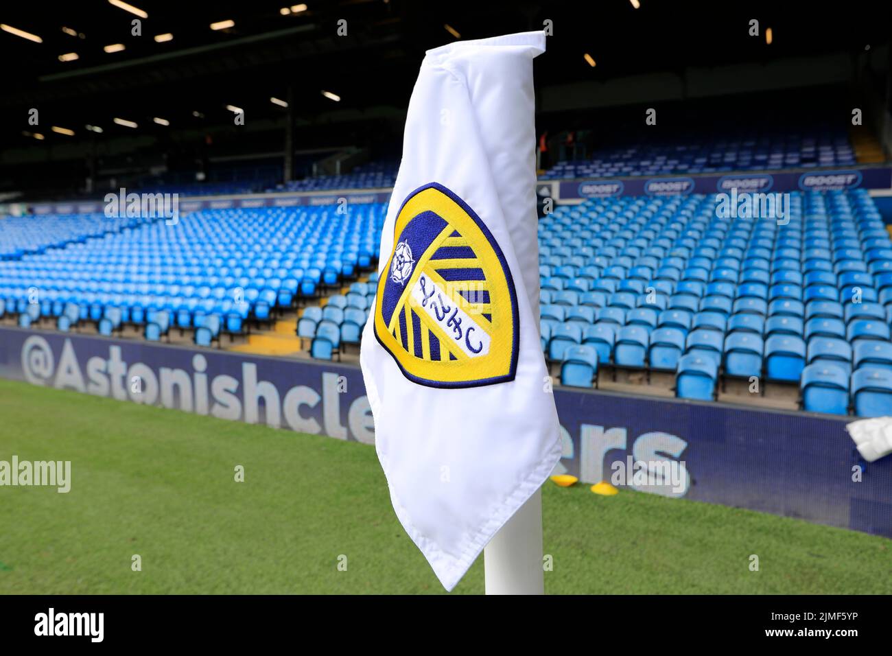 The corner flag with the Leeds United badge Stock Photo - Alamy