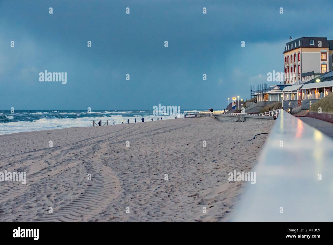 Pedestrian path to beach hi-res stock photography and images - Alamy