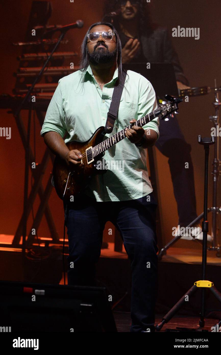 Hollywood FL, USA. 05th Aug, 2022. Keba Jeremiah performs with A.R ...