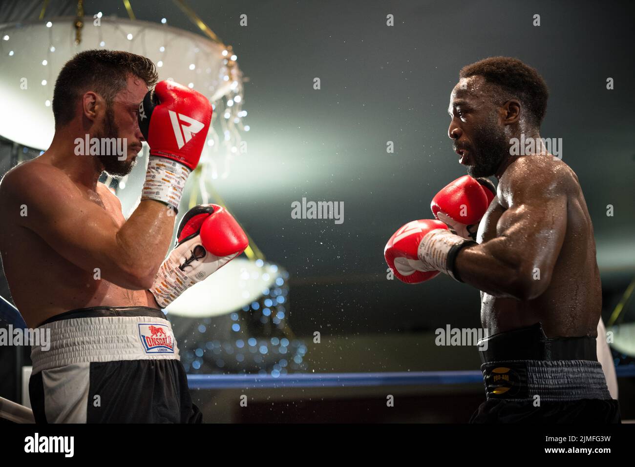Golden gloves liverpool hi-res stock photography and images - Alamy