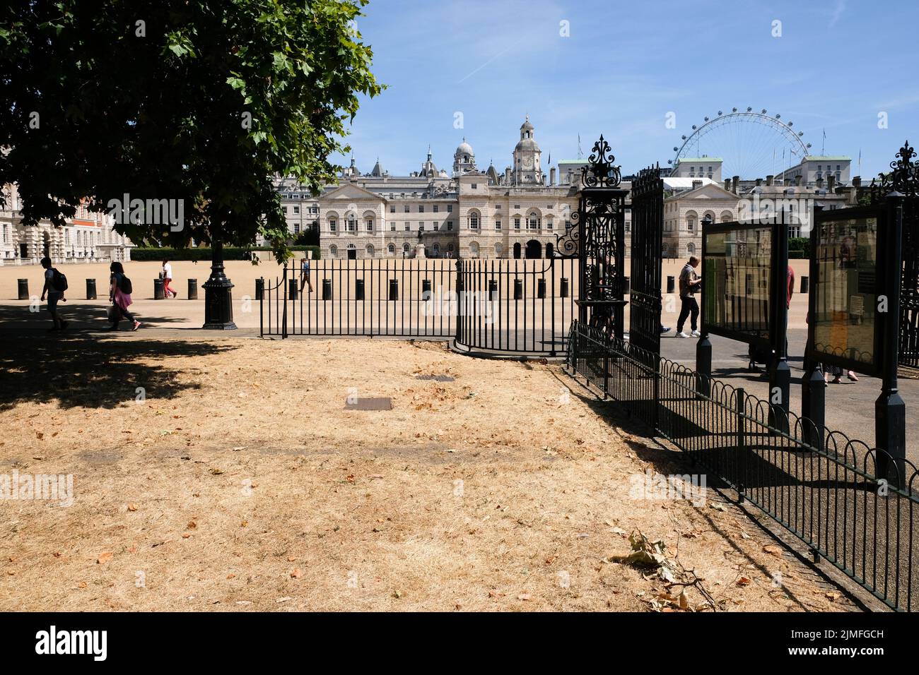 St James's Park, London, UK. 6th Aug 2022. UK Weather: Drought in the ...