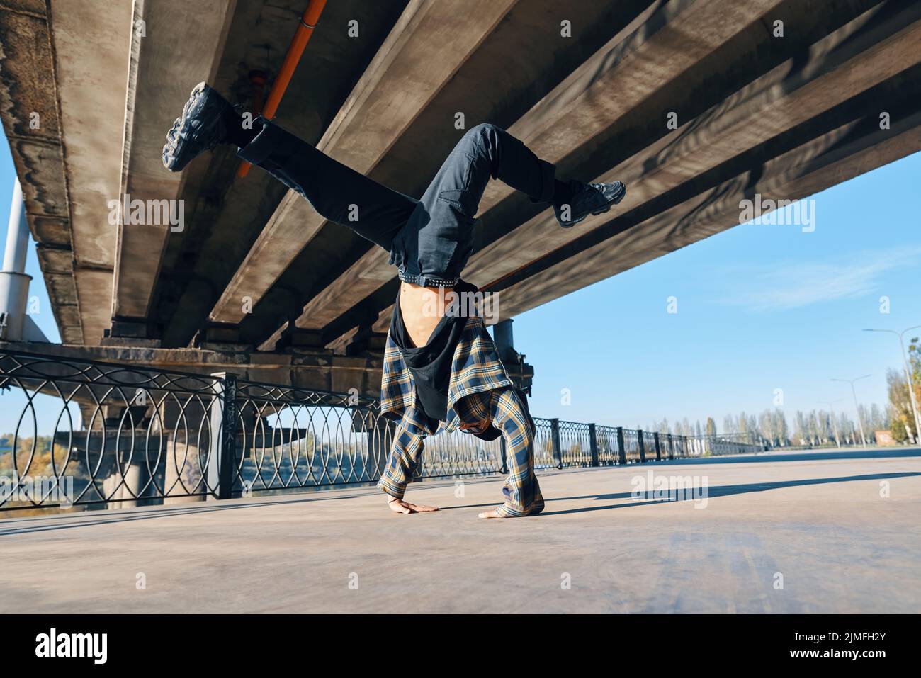 Acrobatic sporting hi-res stock photography and images - Alamy