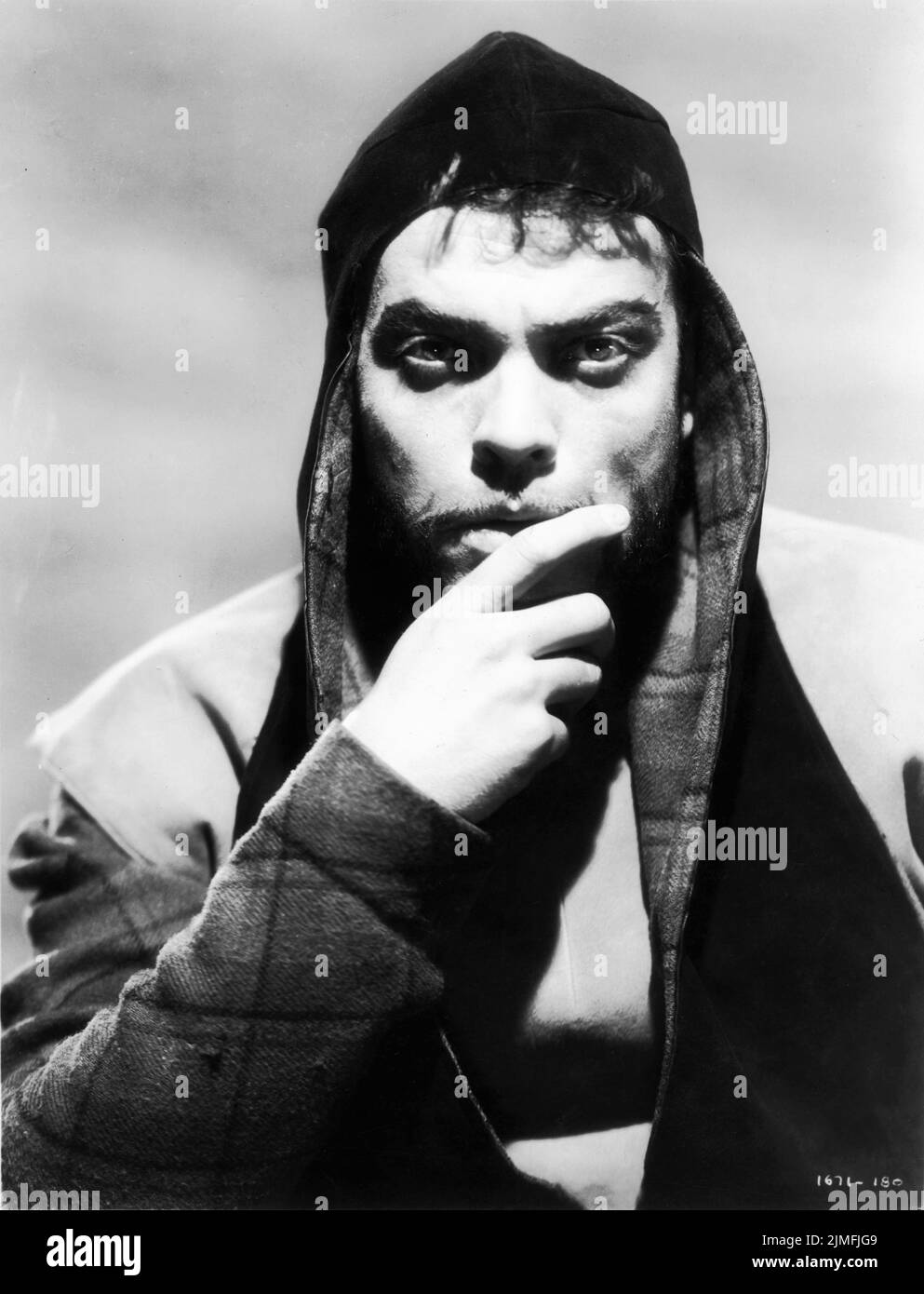 ORSON WELLES Portrait by ROMAN FREULICH in MACBETH 1948 director ...