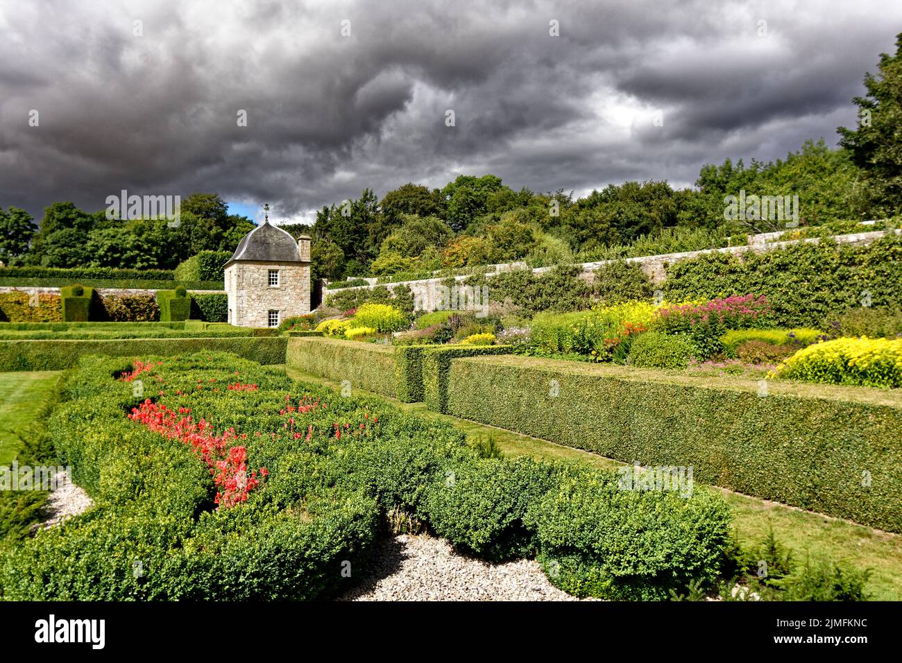 PITMEDDEN GARDEN ABERDEENSHIRE SCOTLAND IN SUMMER PERENNIAL FLOWER ...