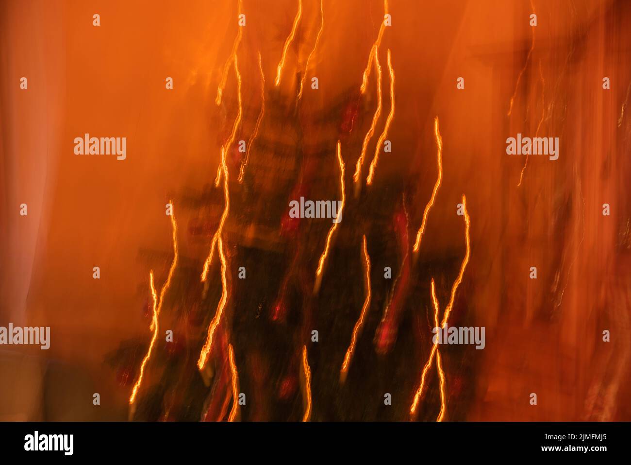 Distorted tree hi-res stock photography and images - Alamy