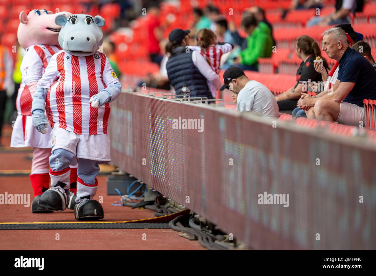Stoke mascots hi-res stock photography and images - Alamy