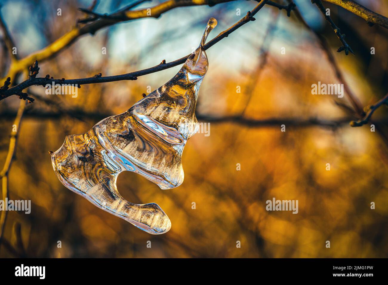 Icicles silhouette hi-res stock photography and images - Alamy