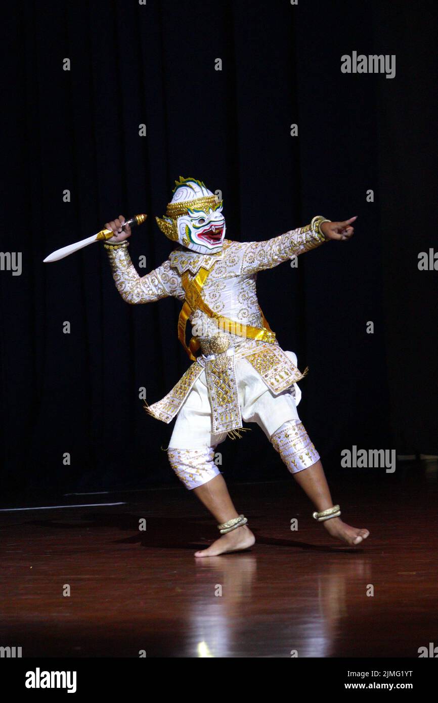 Lakhon dance hi-res stock photography and images - Alamy