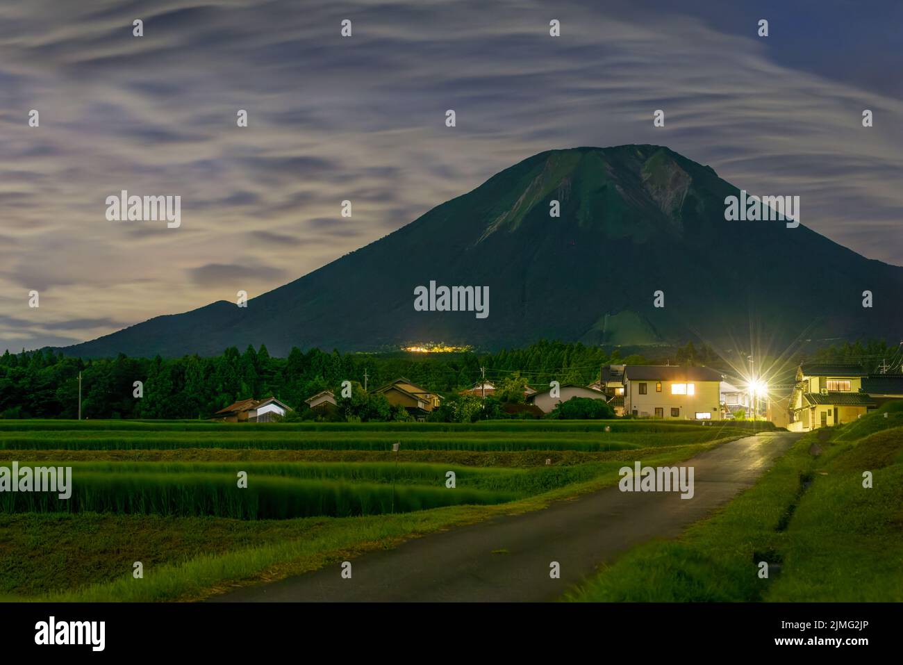Country road fields dark night hi-res stock photography and images - Alamy