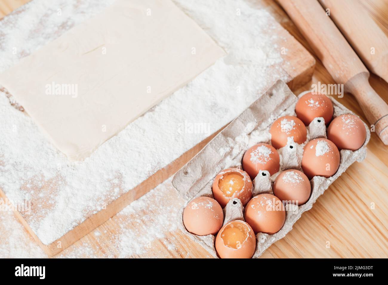chicken eggs flour baking pastry dough ingredients Stock Photo - Alamy