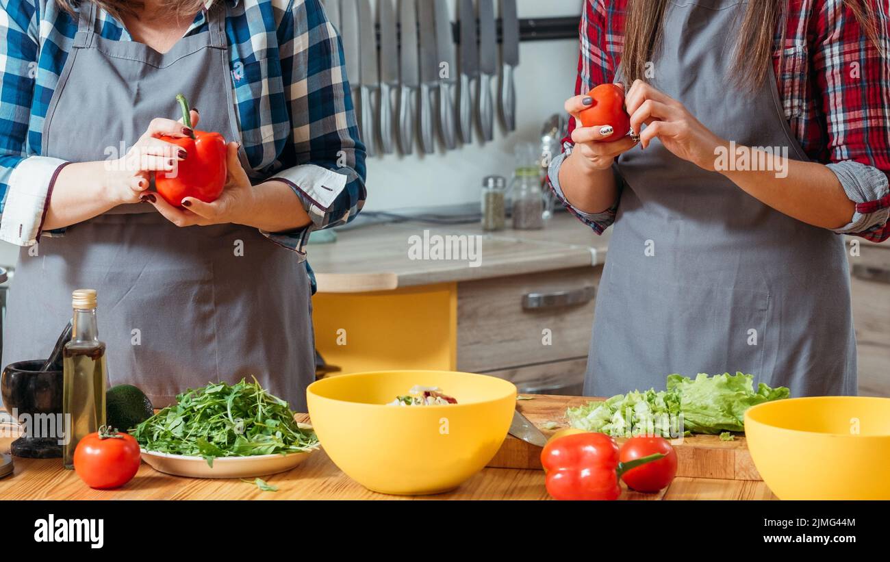 vegetarian nutrition home cooking family leisure Stock Photo - Alamy
