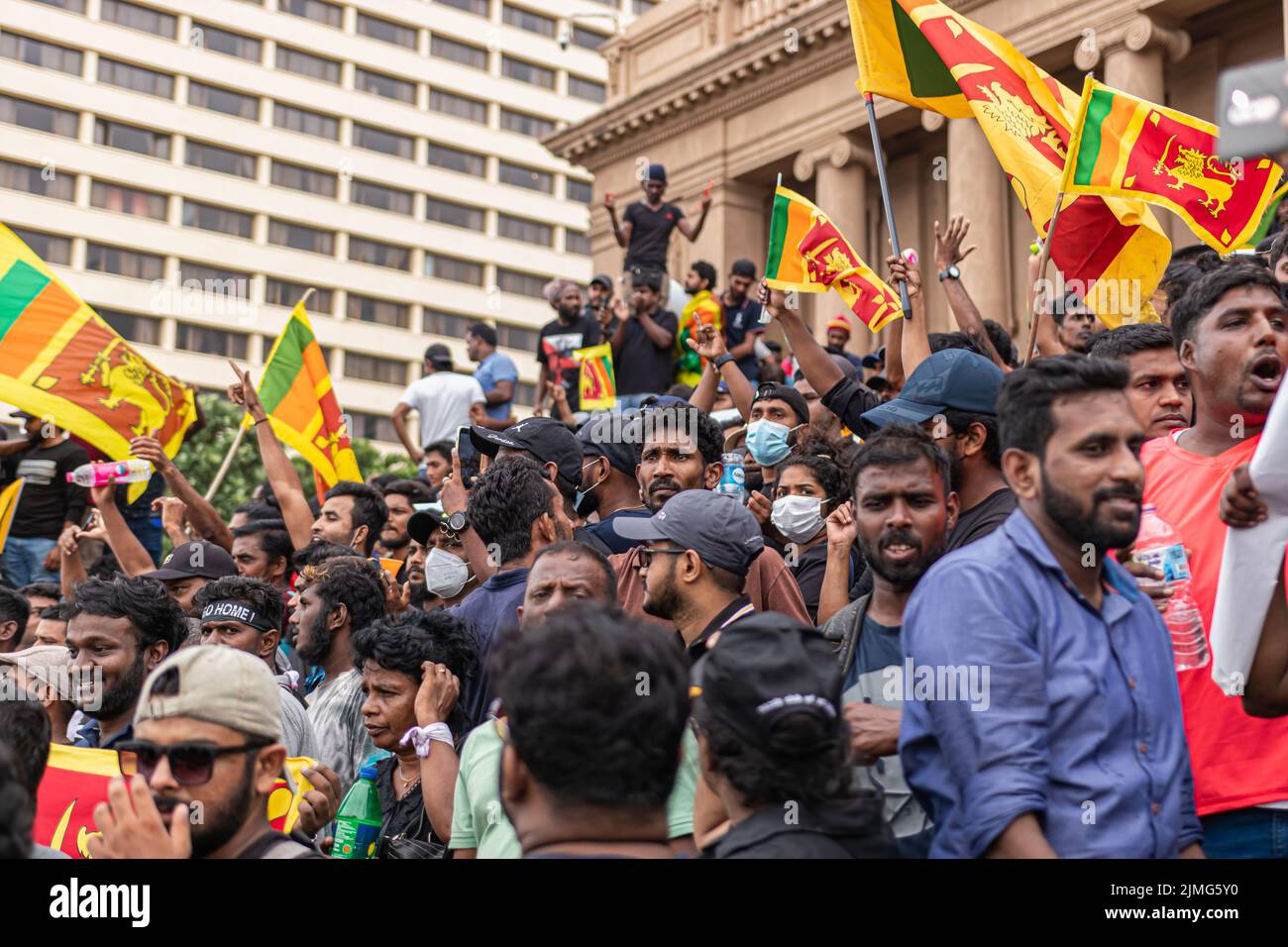 Sri lanka anti government protest hi-res stock photography and images ...