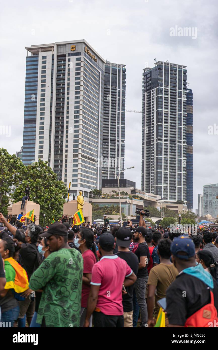 COLOMBO, SRI LANKA: 9th July 2022: Hundreds of activists gather near ...