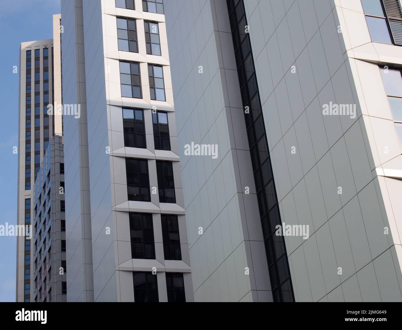 Tall buildings perspective hi-res stock photography and images - Alamy