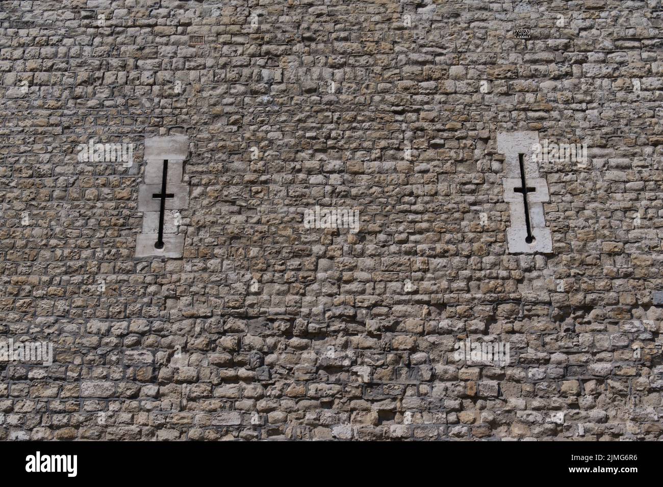 Tower of london wall hi-res stock photography and images - Alamy