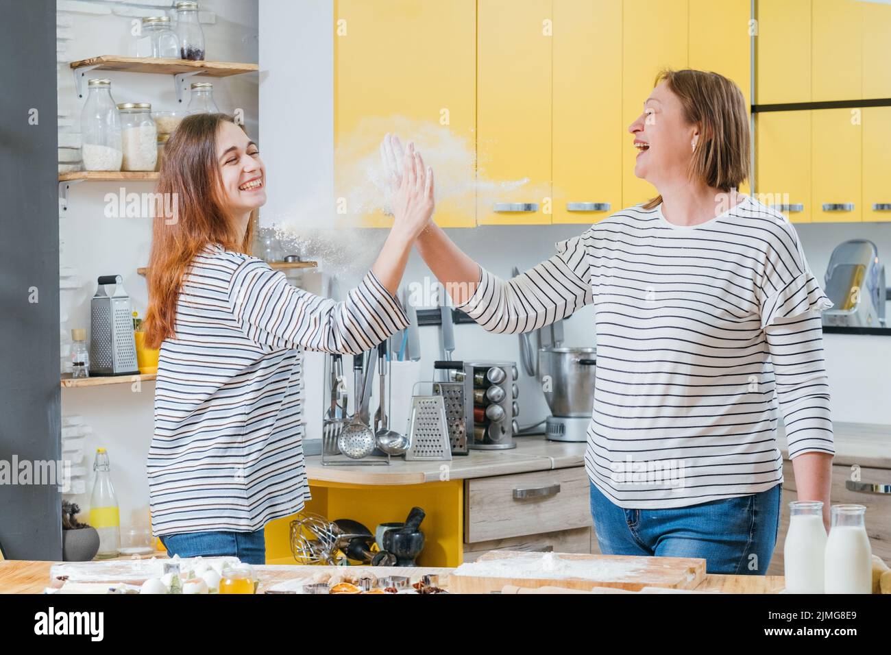 Happy family teamwork hi-res stock photography and images - Alamy