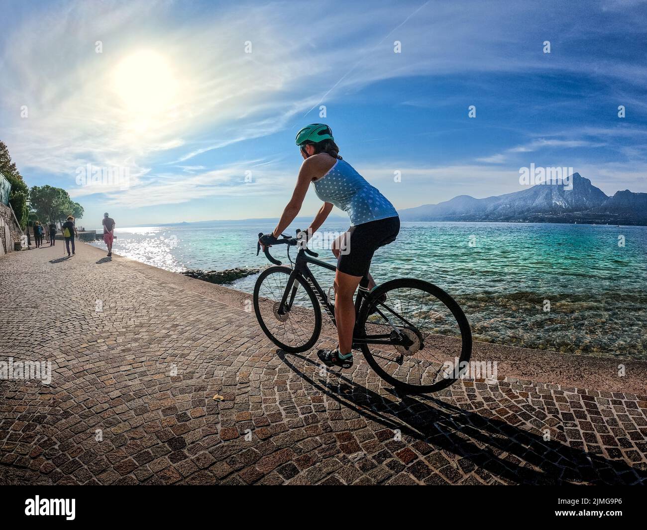 Garda cyclist hi-res stock photography and images - Alamy