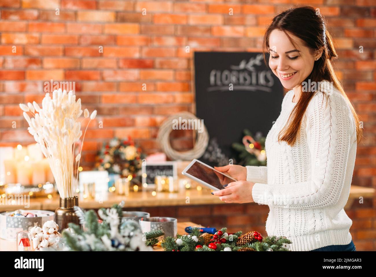 Lady florist hi-res stock photography and images - Alamy