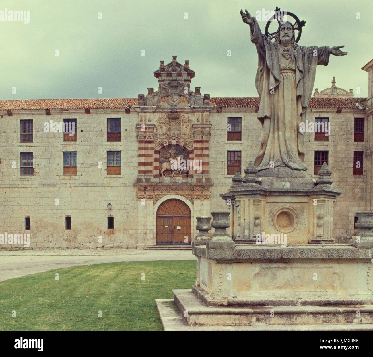VISTA - FOTO AÑOS 80. Location: MONASTERIO DE SAN PEDRO DE CARDEÑA ...
