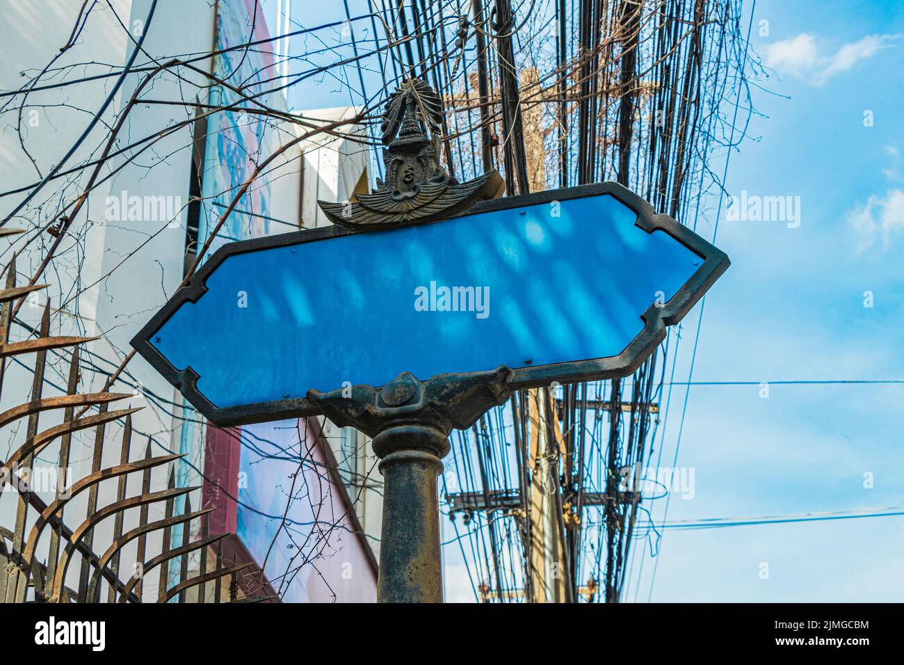 Blank street name sign hi-res stock photography and images - Alamy