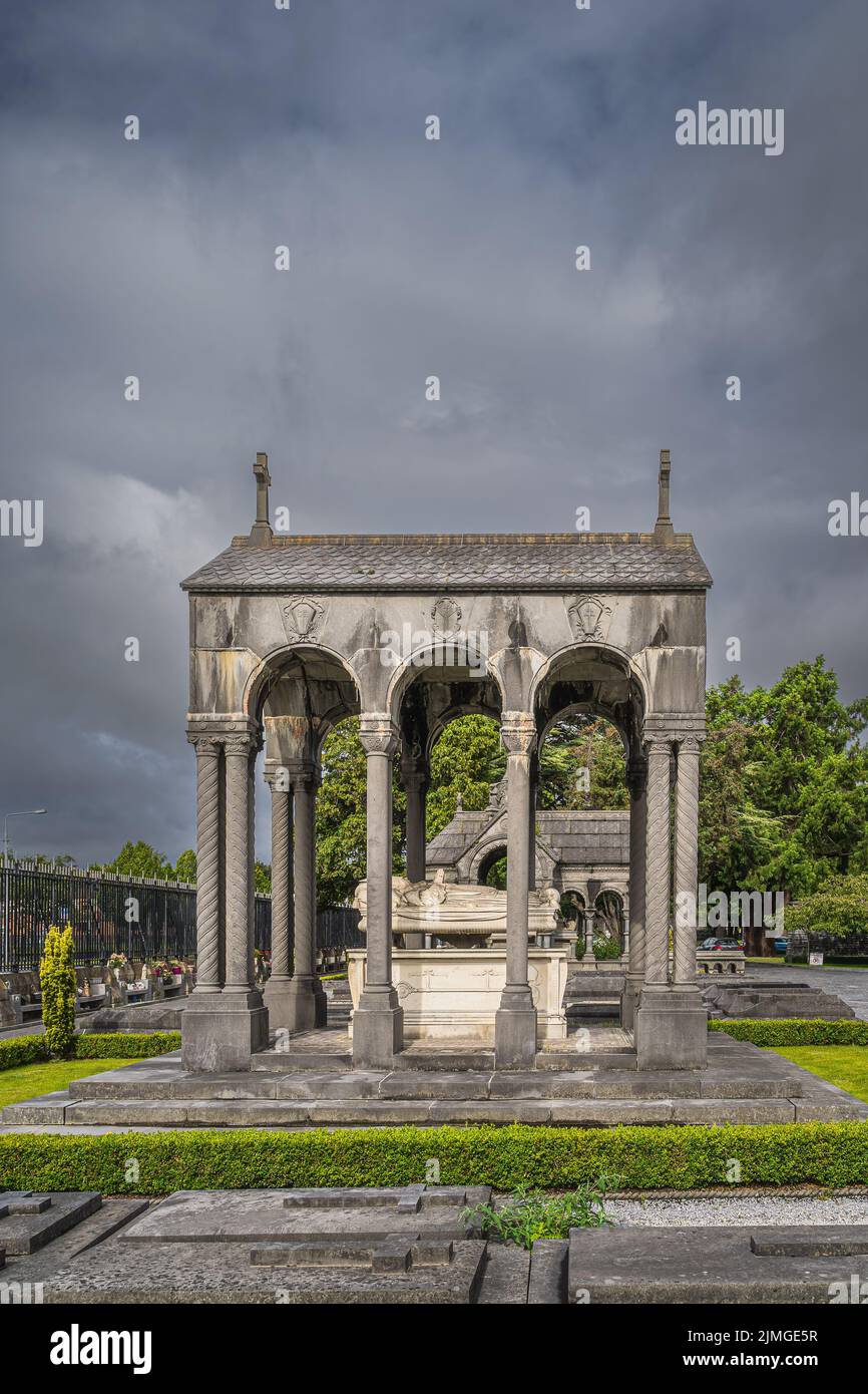 Ancient sarcophagus and graves in Glasnevin Cemetery, Ireland Stock ...