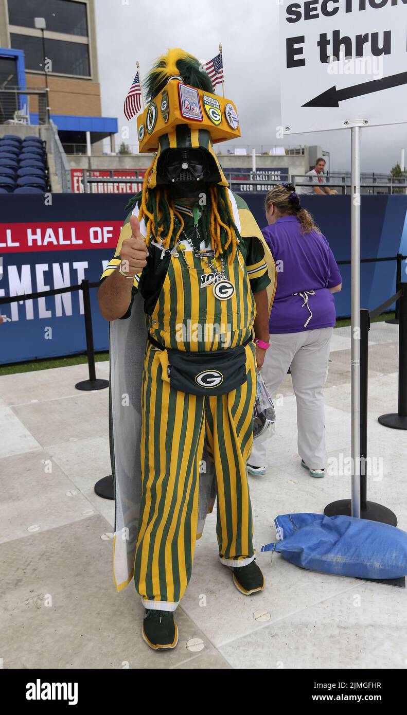 Canton, United States. 06th Aug, 2022. A Green Bay Packers fan poses ...