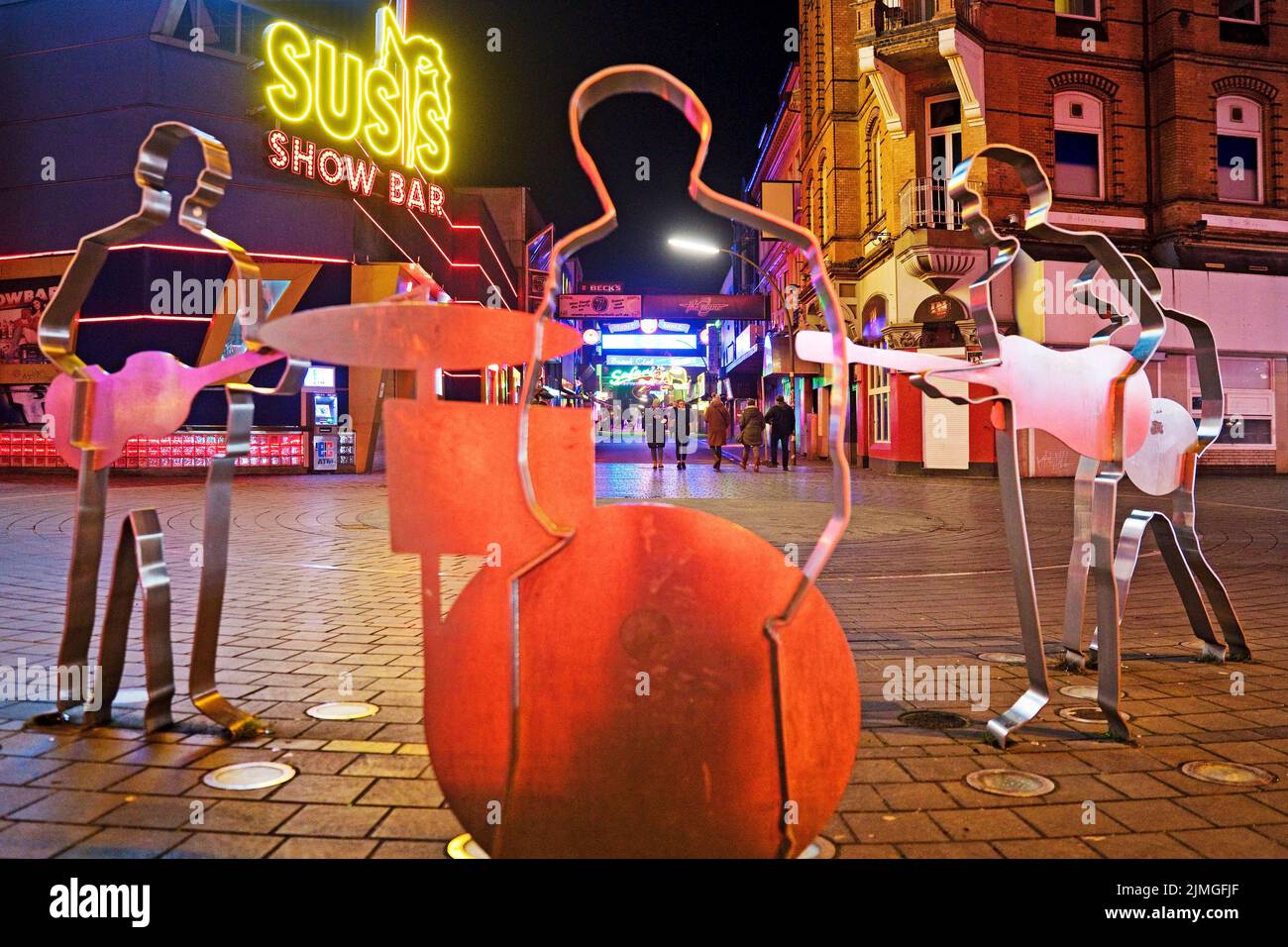 Beatles denkmal hi-res stock photography and images - Alamy