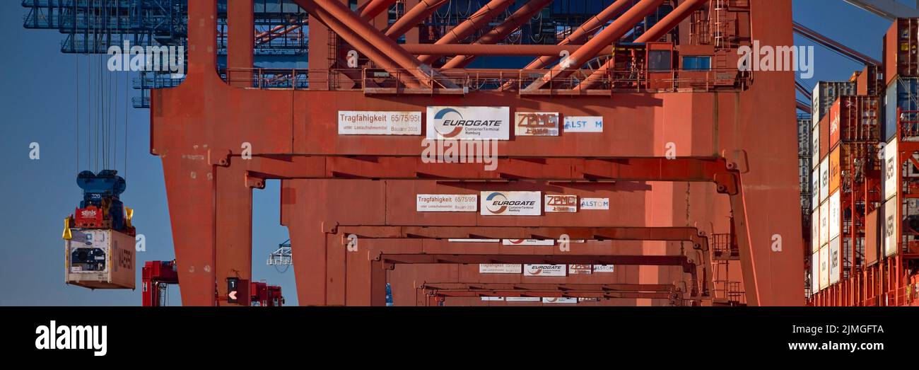 Container bridge at the container terminal Eurogate, Port of Hamburg ...