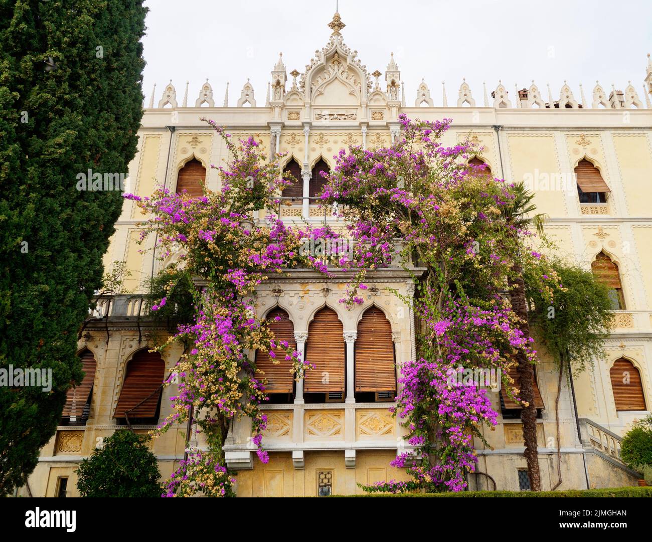 Villa borghese lake garda hi-res stock photography and images - Alamy